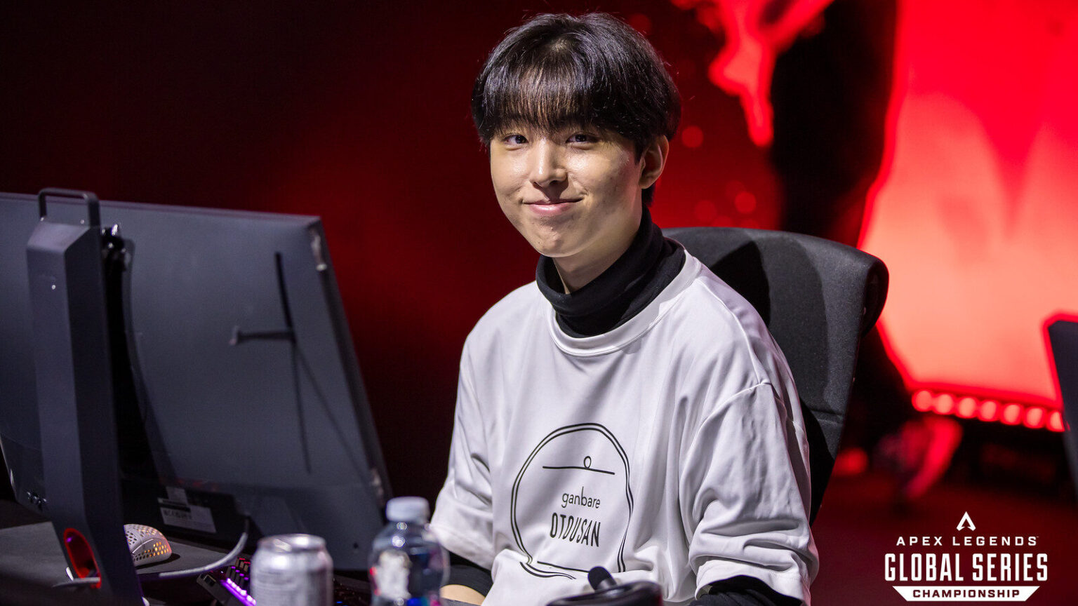 【APEX】Jusna(じゅすな)の感度設定・使用デバイスとは？マウス・キーボードを紹介 | Better Buy