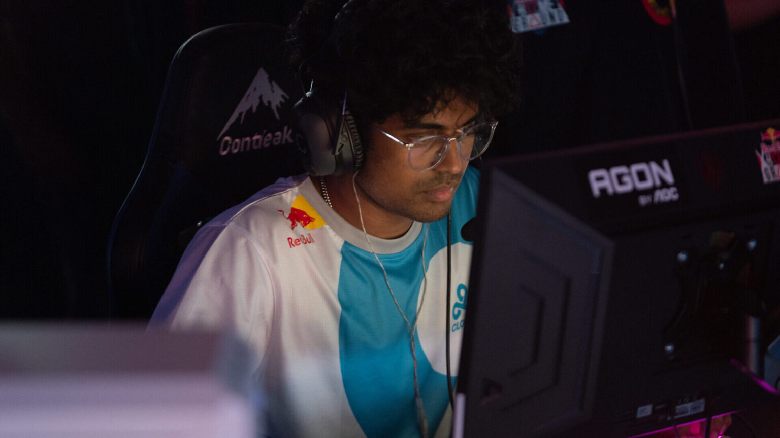 【VALORANT】curry(カリー)の感度設定・使用デバイスとは？マウス・キーボードを紹介 | Better Buy