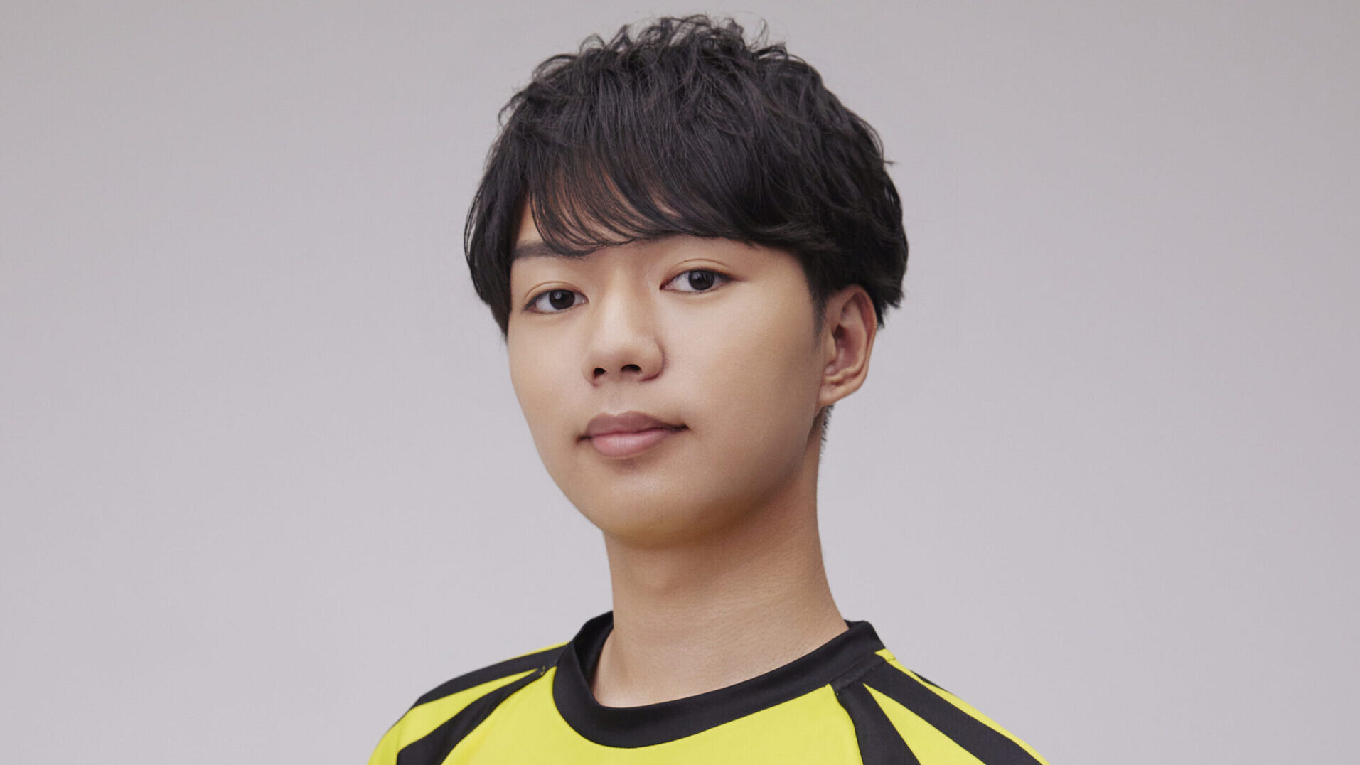 【VALORANT】yatsuka(やつか)の感度設定・使用デバイスとは？マウス・キーボードを紹介 | Better Buy